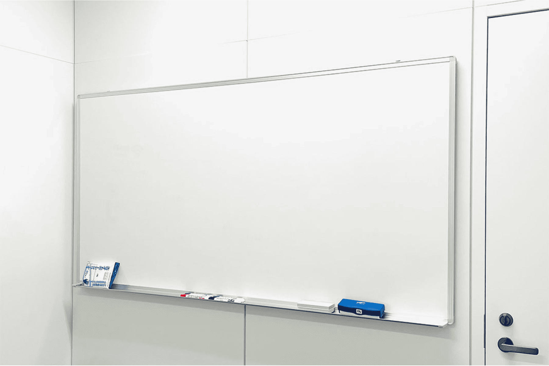 「東京駅」から徒歩3分 | 少人数用貸し会議室【ZXY Meets】